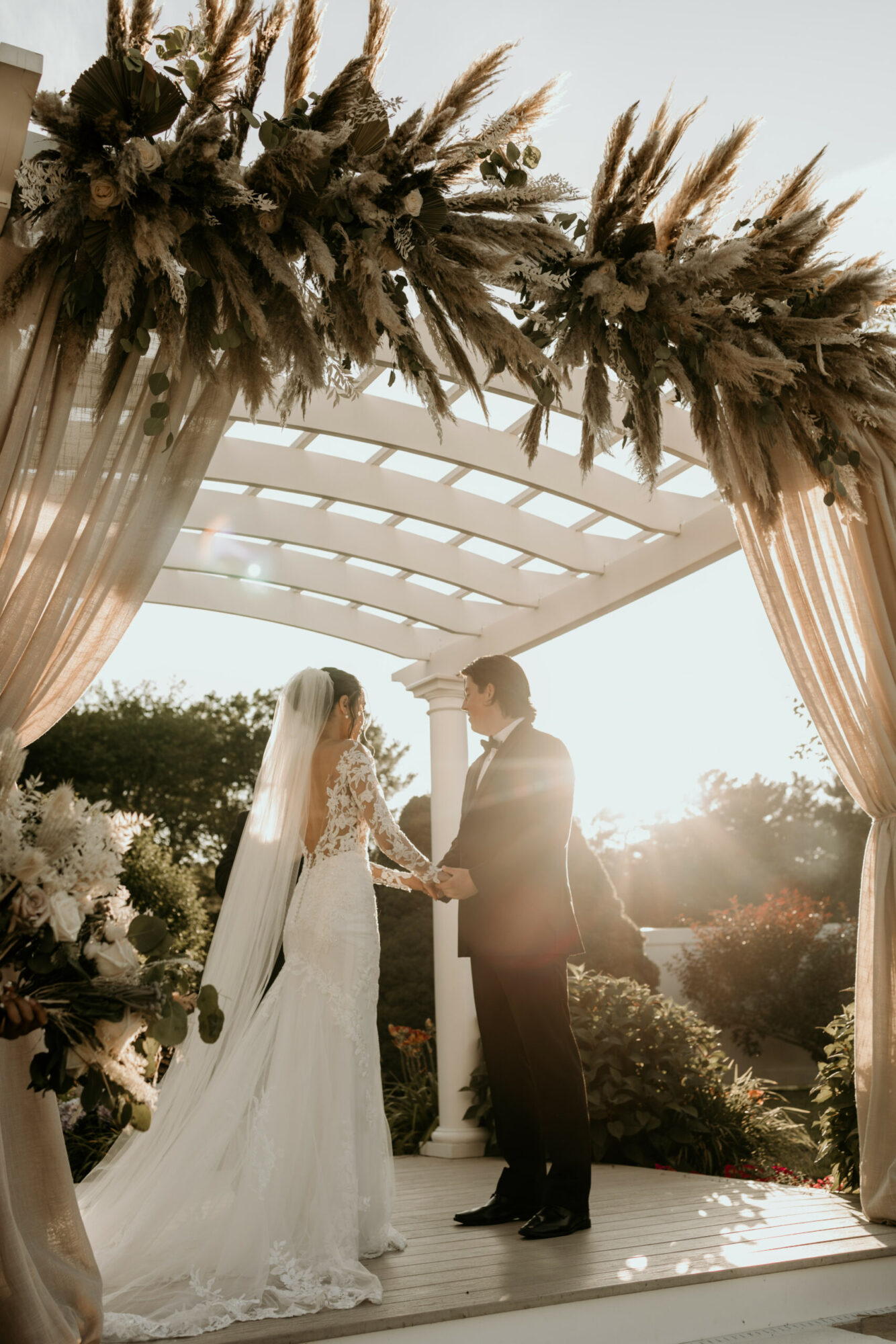 Pros & Cons: Destination Weddings vs Wedding Venue Near Me | Saphire ...